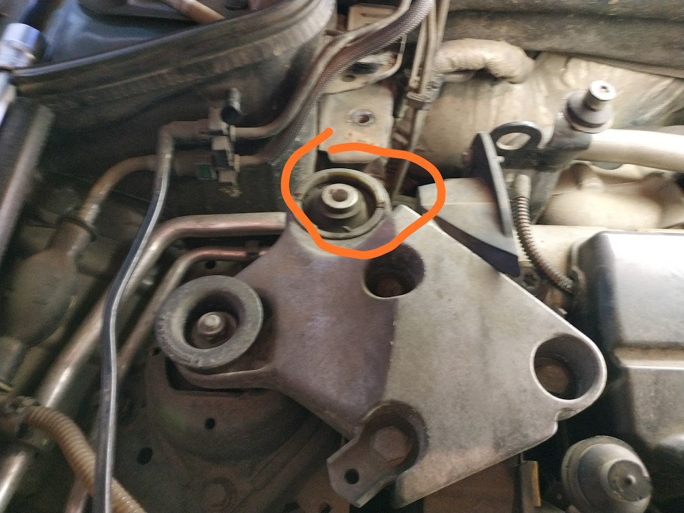 Подушка верхняя двс — Renault Laguna II, 1,9 л, 2006 года | своими ...