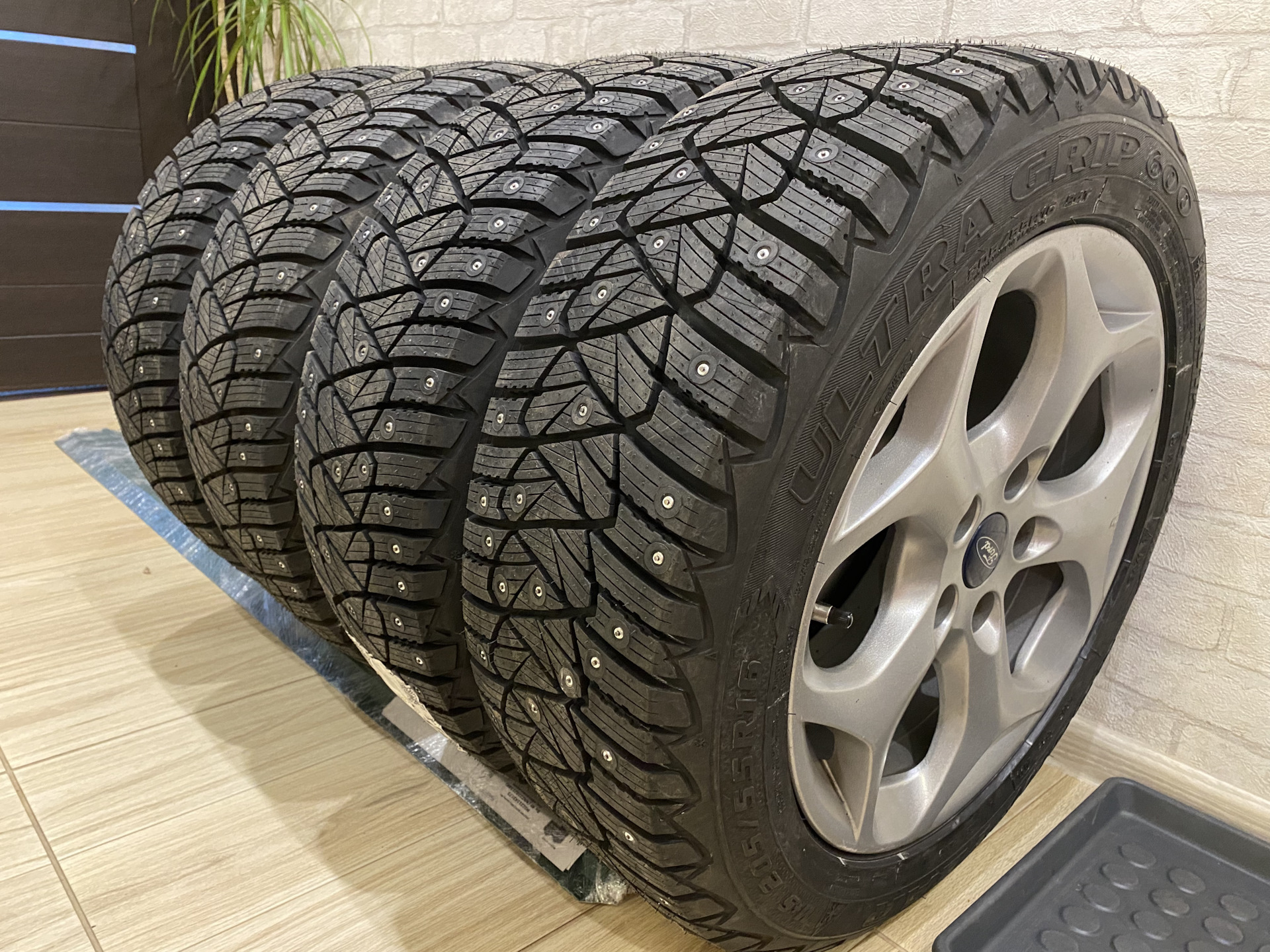 Новая зимняя резина Goodyear Ultra Grip 600 — Ford Focus Hatchback II ...