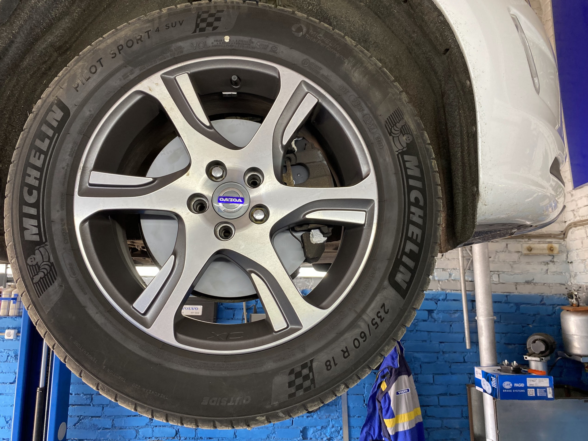 Покраска суппортов своими руками и замена тормозных дисков с колодками ...