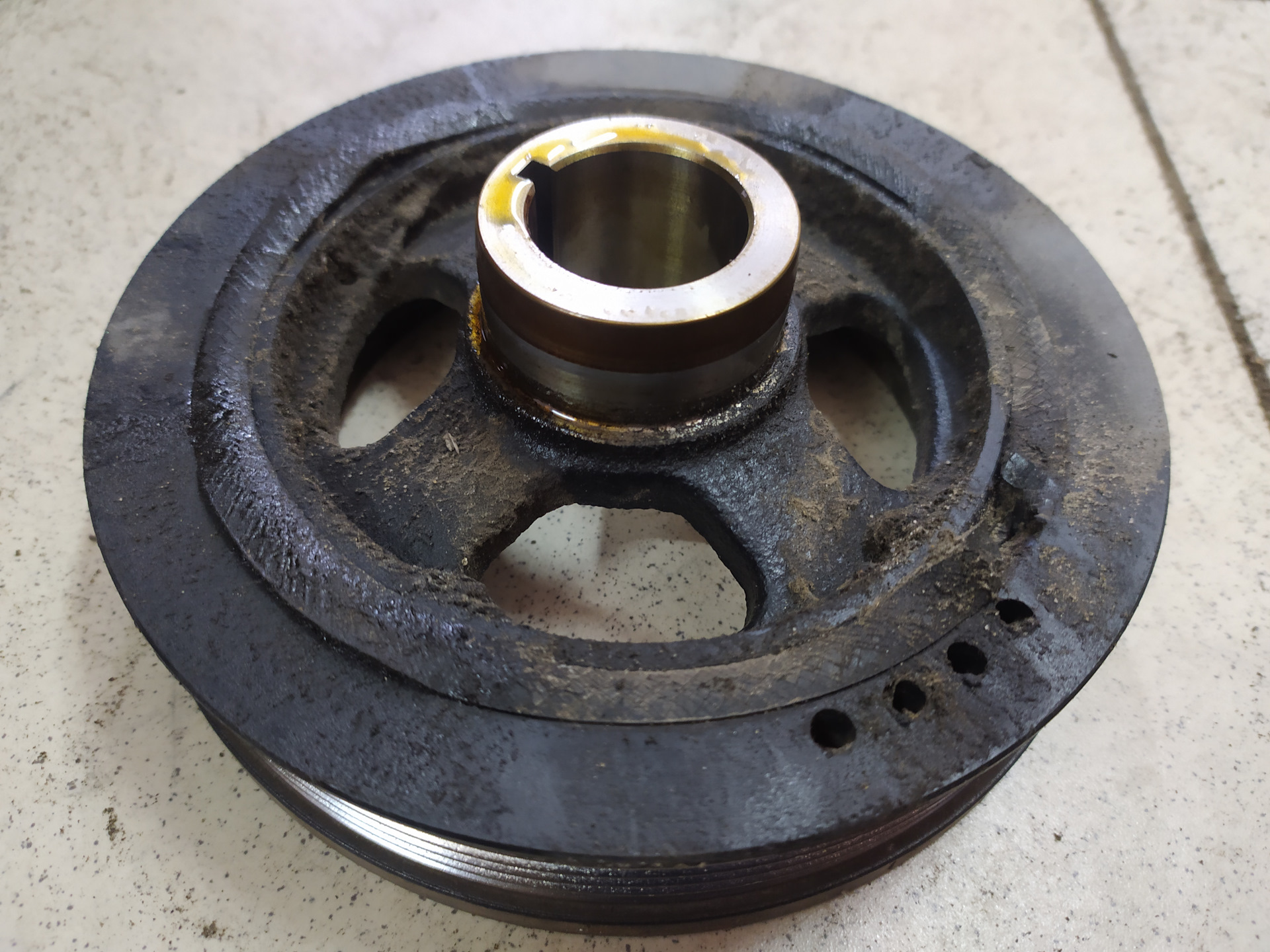 Замена переднего сальника коленвала, + шкиф + натяжитель — Mitsubishi ...