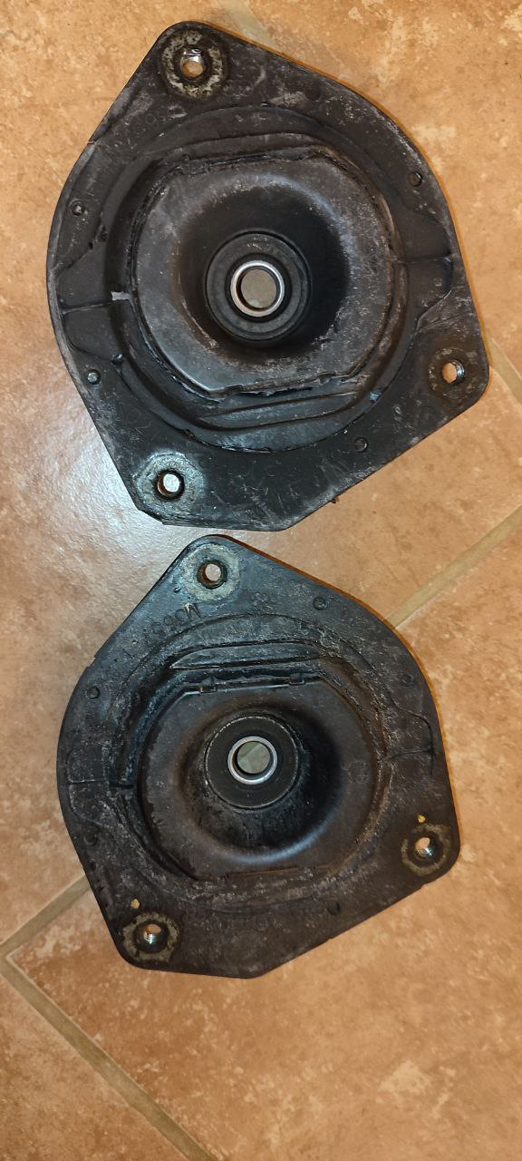 Опоры 8200591283 они же KLEBER M3657 — Renault Scenic II, 2 л, 2004 ...