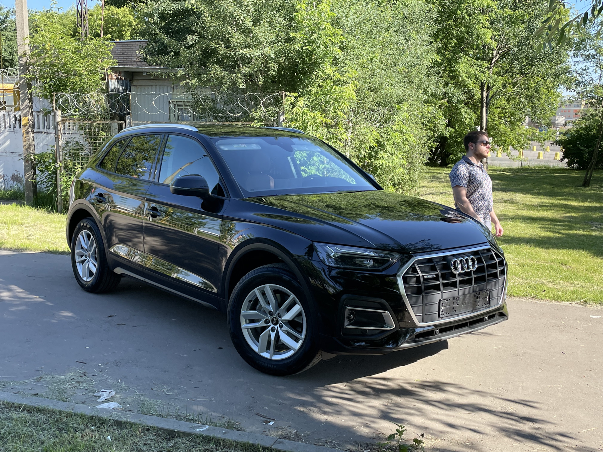 Сравнение поколений Q5 — Audi Q5 (2G), 2 л, 2021 года | видео | DRIVE2