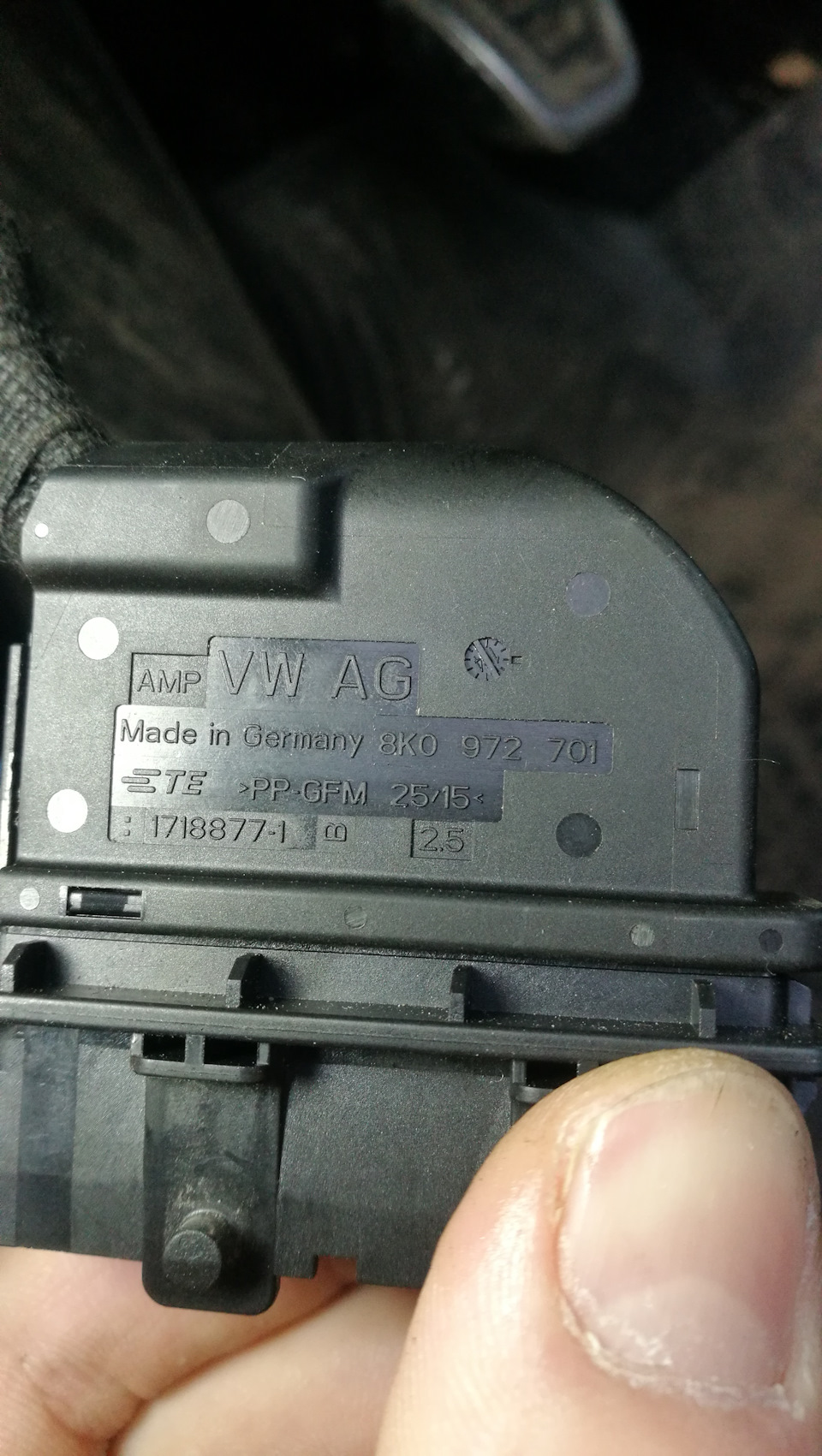 8K0972701 Корпус плоского разъ VAG | Запчасти на DRIVE2