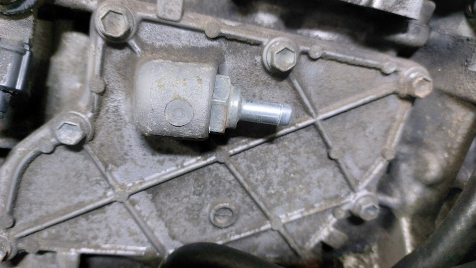 Чистка ЕГР — Toyota Prius (30), 1,8 л, 2010 года | своими руками | DRIVE2