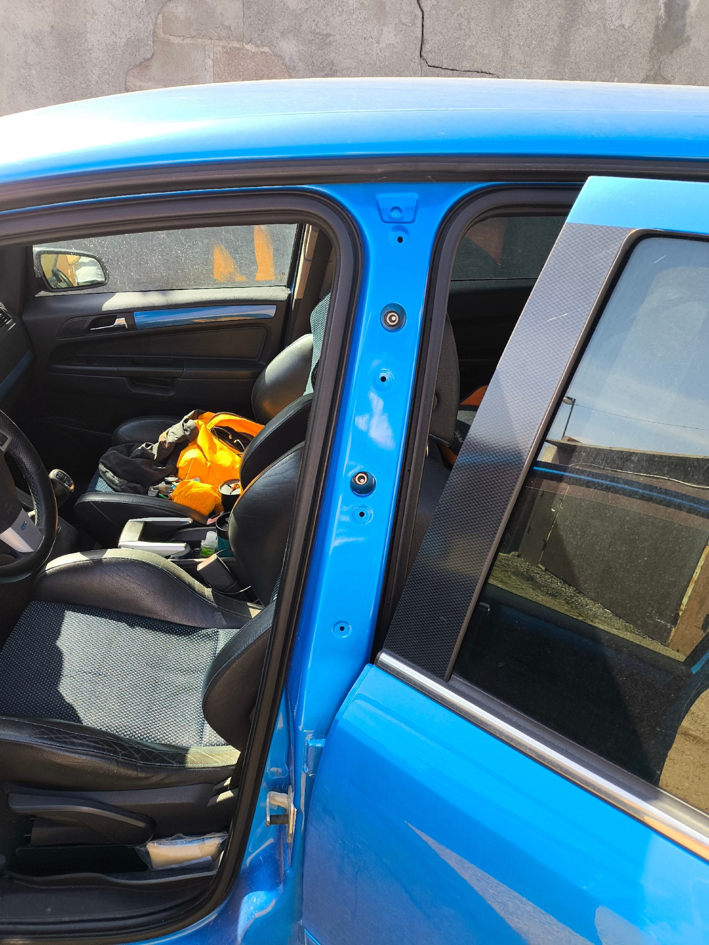 Замена уплотнителя центральной стойки — Opel Zafira OPC B, 2 л, 2008 ...