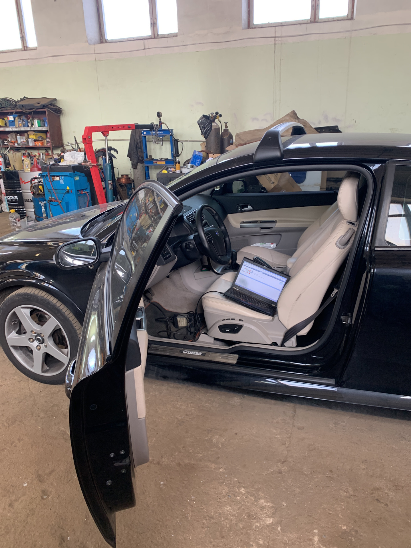 Ремонт разъема CEM и (не)много лирики — Volvo C30, 2,5 л, 2007 года ...