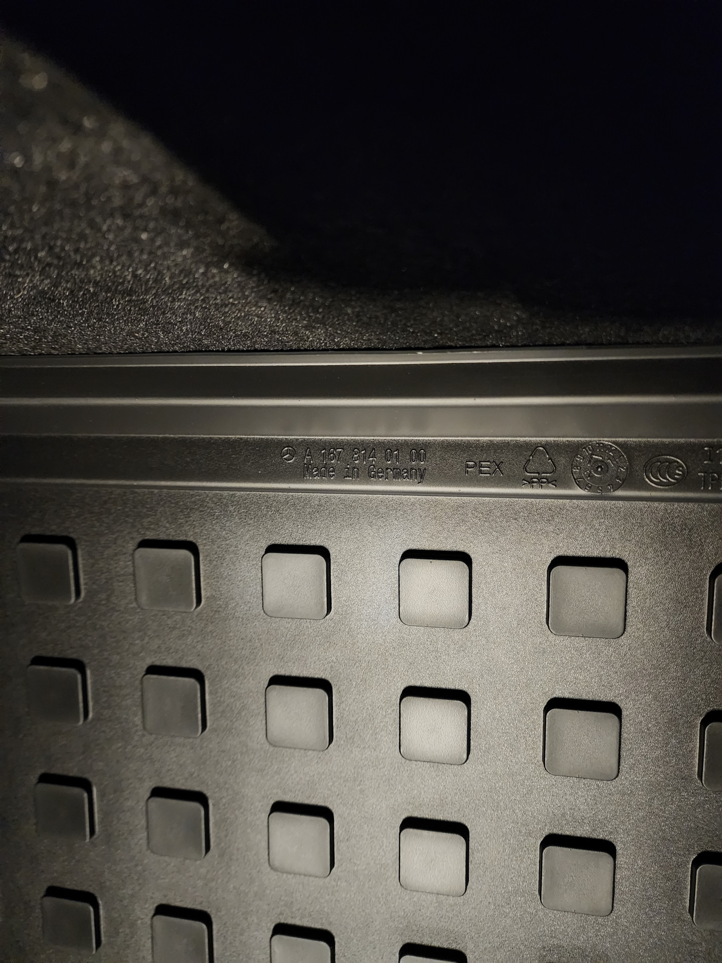 Оригинальный ковер в багажник a1678140100 — потихоньку докупаем ...