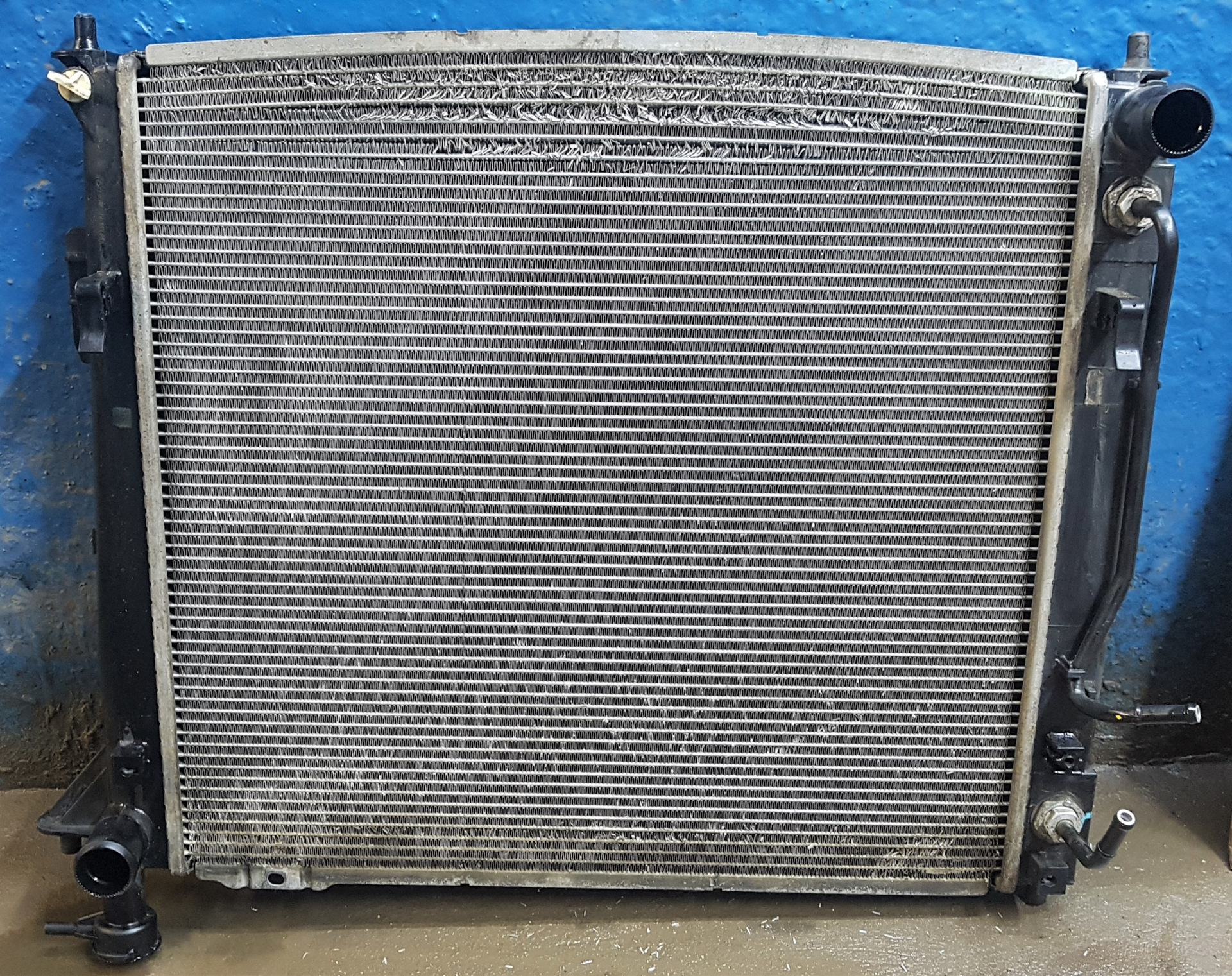 Замена радиатора ОЖ на аналог. — Hyundai Grand Santa Fe, 2,2 л, 2015 ...