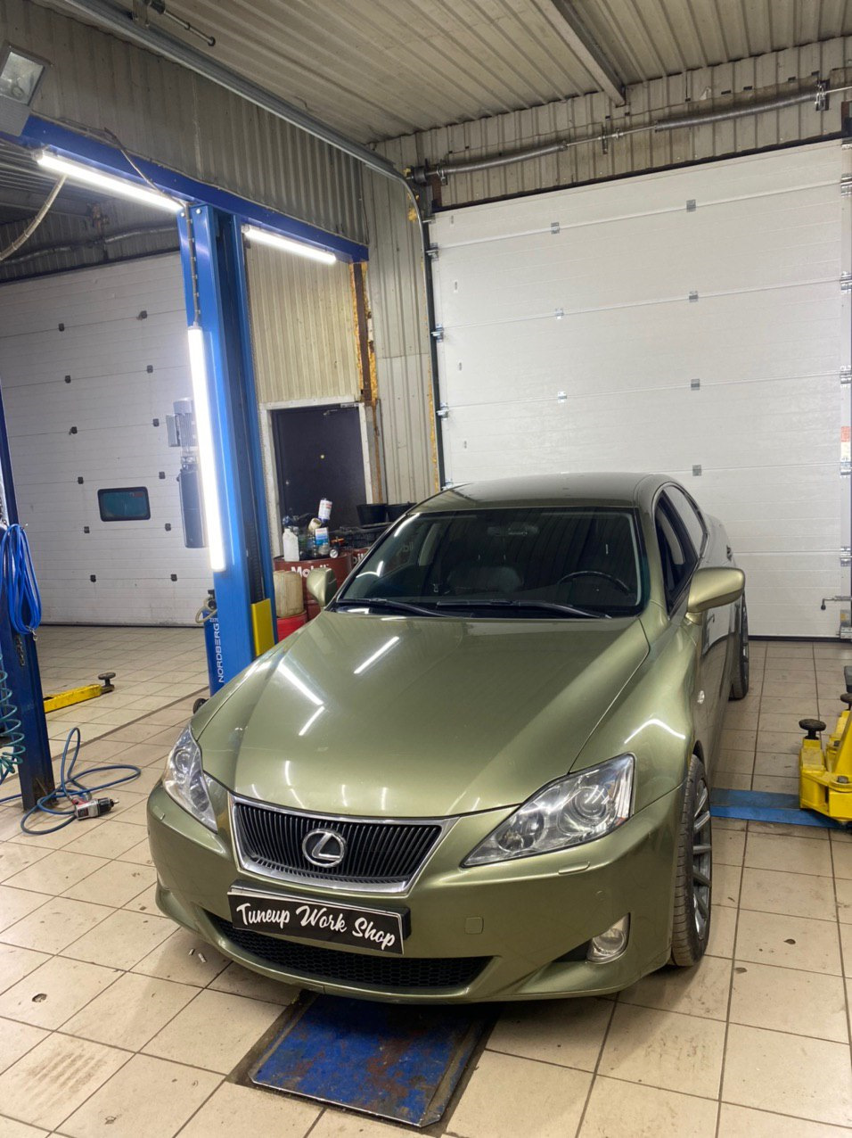 Сбылась мечта идиота) посылка на 530 кг)) — Lexus IS II, 2,5 л., 2008 ...