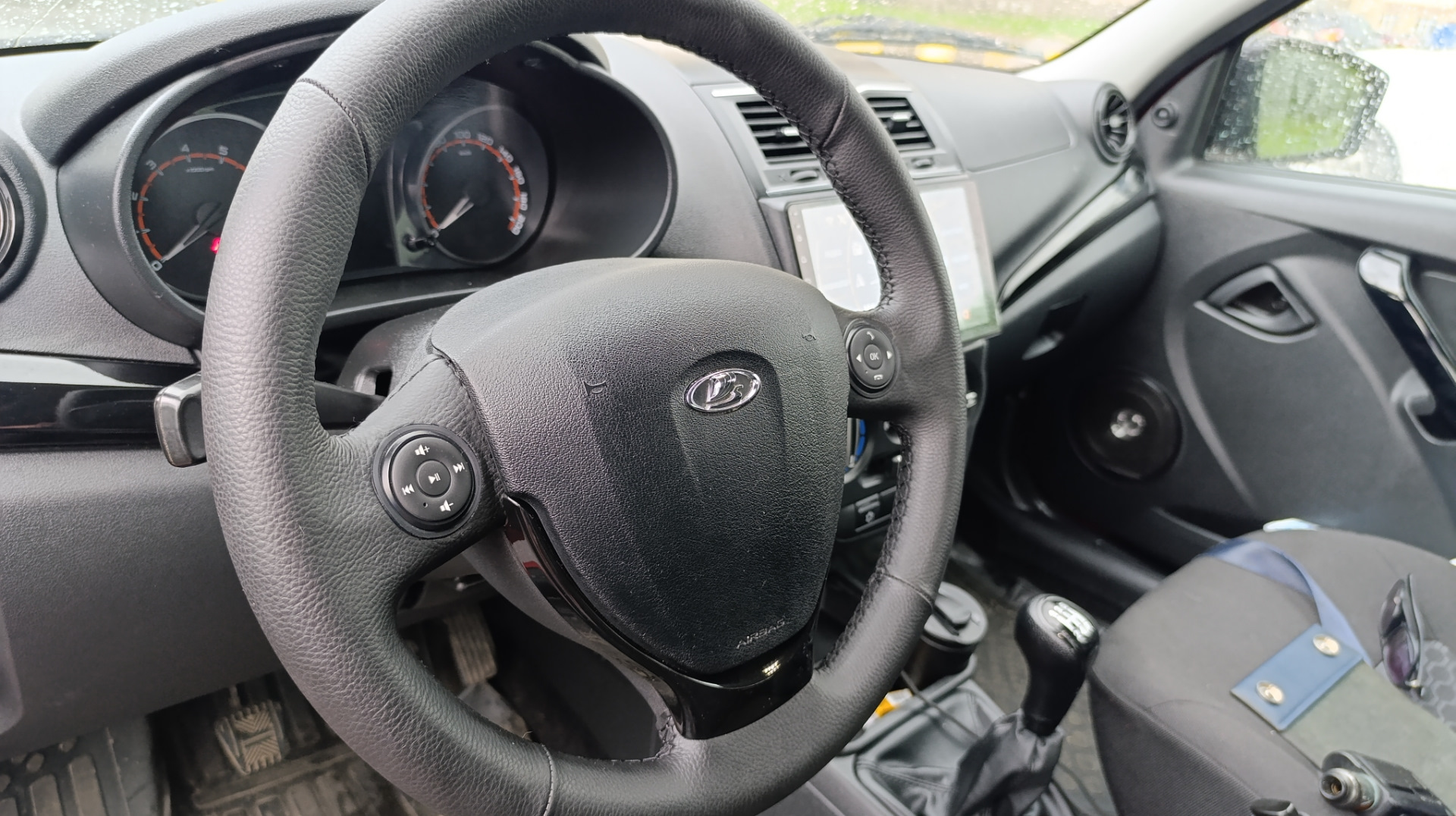 Круиз, мультимедиа, глянец — Lada Гранта (2G) FL, 1,6 л, 2020 года ...