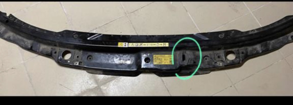 Направляющая капота — Land Rover Range Rover (3G), 5 л, 2011 года ...