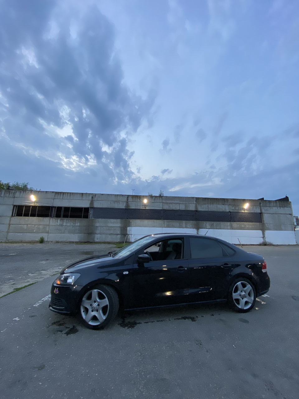 Занижение — Volkswagen Polo Sedan, 1,6 л, 2011 года | тюнинг | DRIVE2