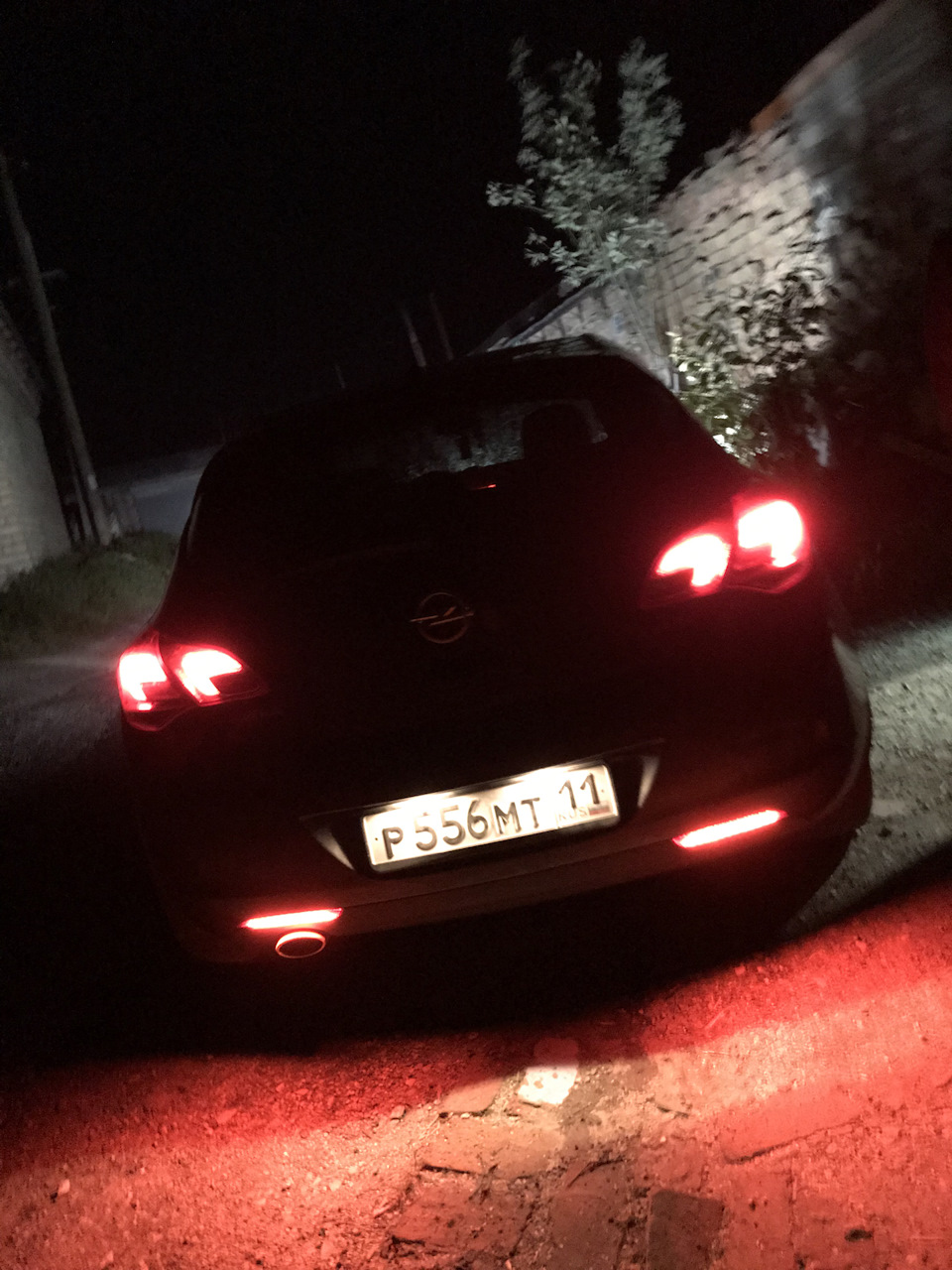 Задние фонари в бампере запили — Opel Astra J, 1,6 л, 2011 года ...