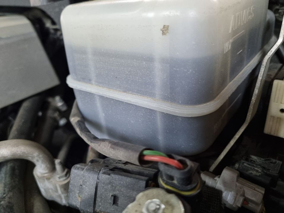 4. Тормозуха, приводной ремень и другое… — Lexus LX (URJ200/URJ201), 5 ...