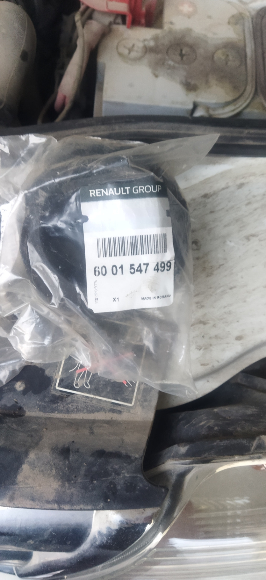 Замена передних амортизаторов — Renault Duster (1G), 2 л, 2012 года ...