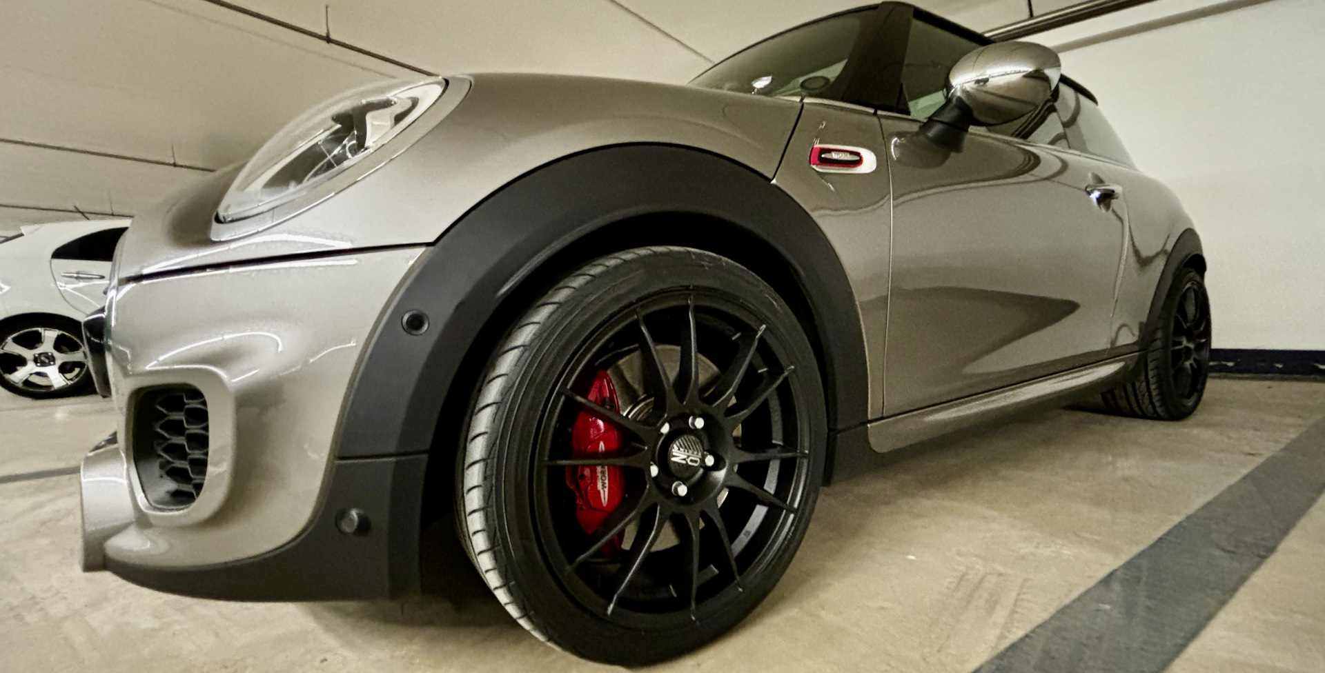 OZ Ultraleggera 18" + 225/40/R18 Yokohama Advan Fleva — MINI John ...