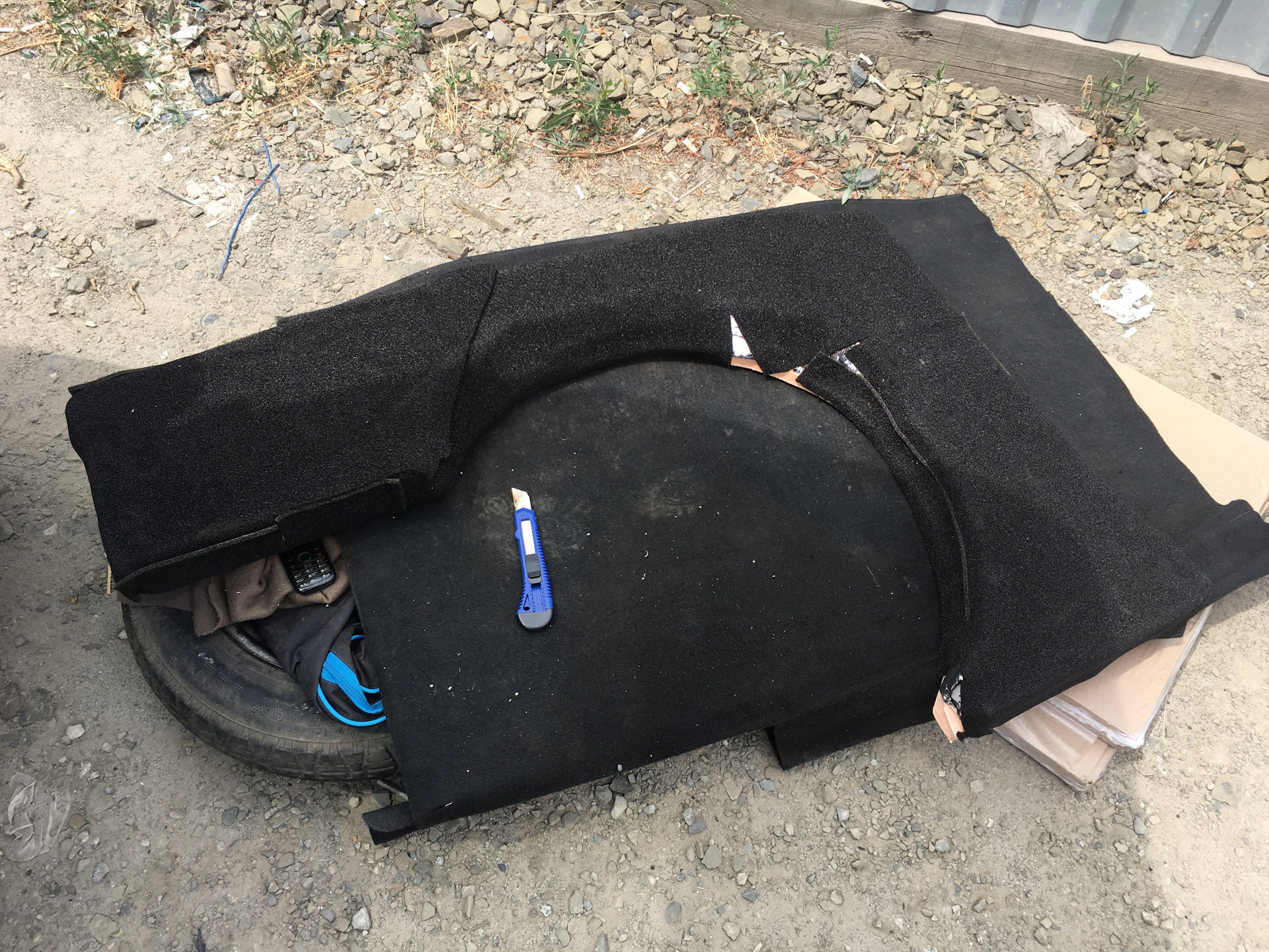 Поднял пол в багажнике — Honda Fit 1g 1 5 л 2003 года своими