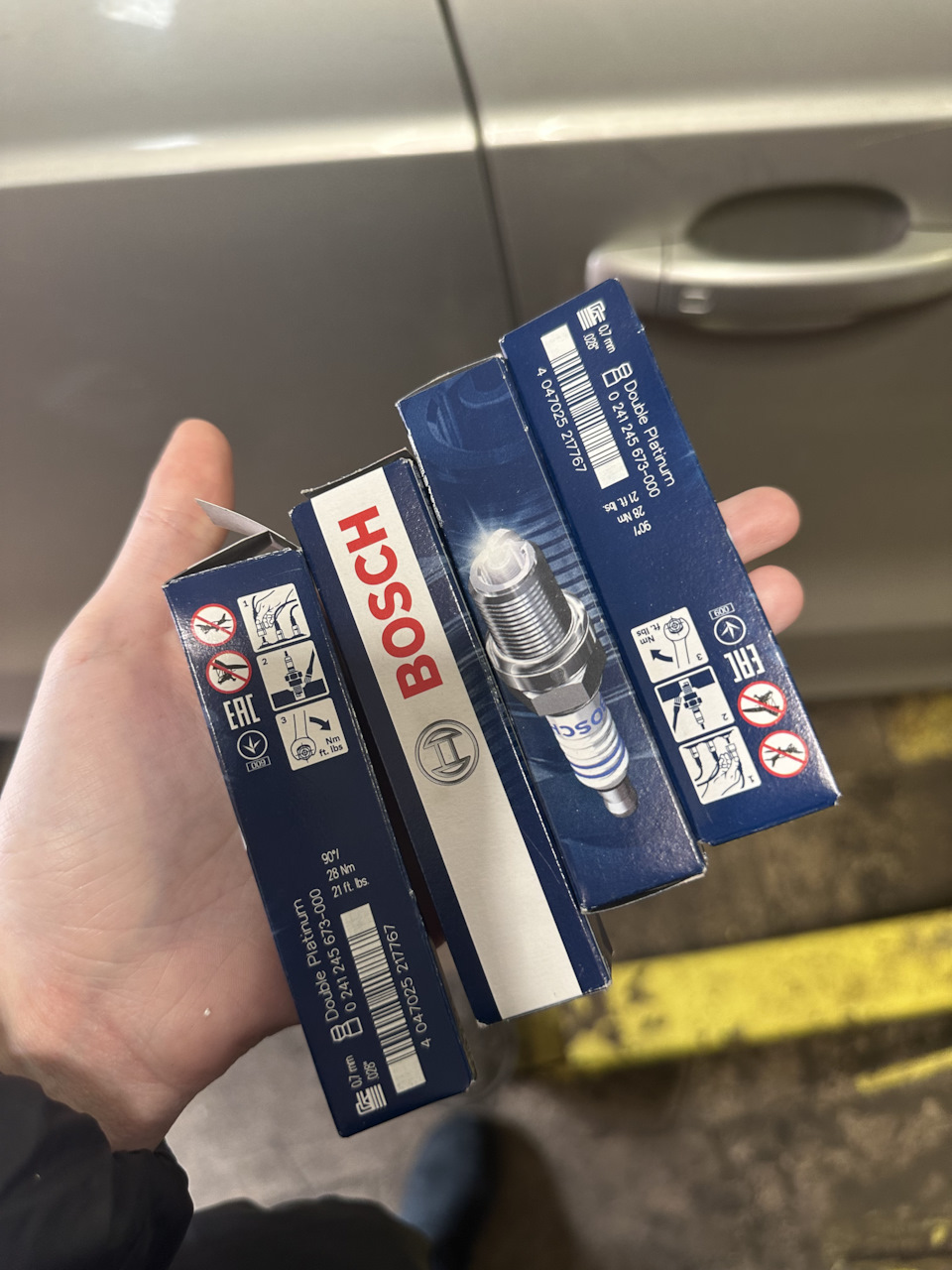 0241245673 Свеча зажигания BOSCH | Запчасти на DRIVE2