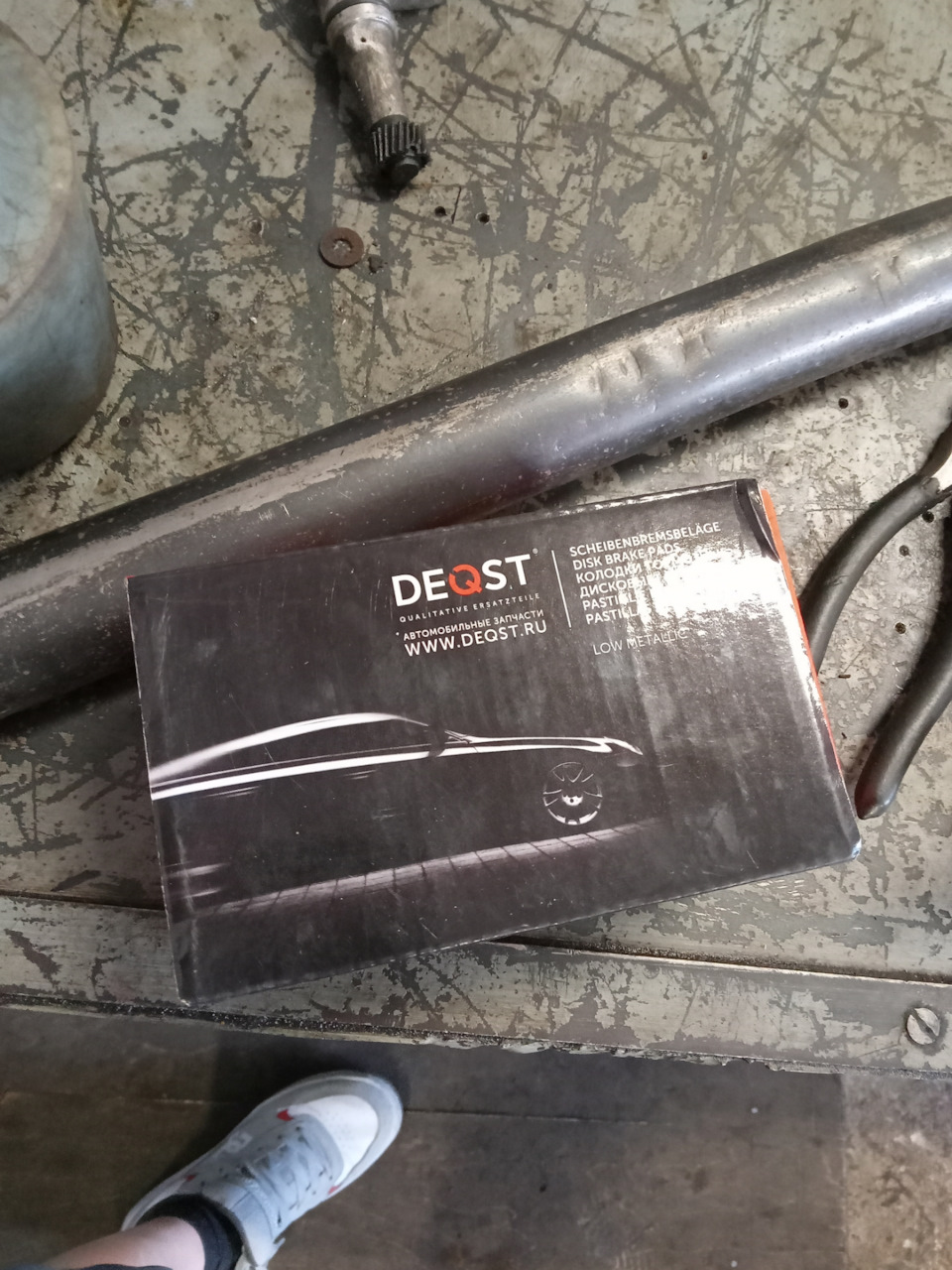 Передние колодки и гофра — Opel Corsa D, 1,2 л., 2007 года | визит на ...