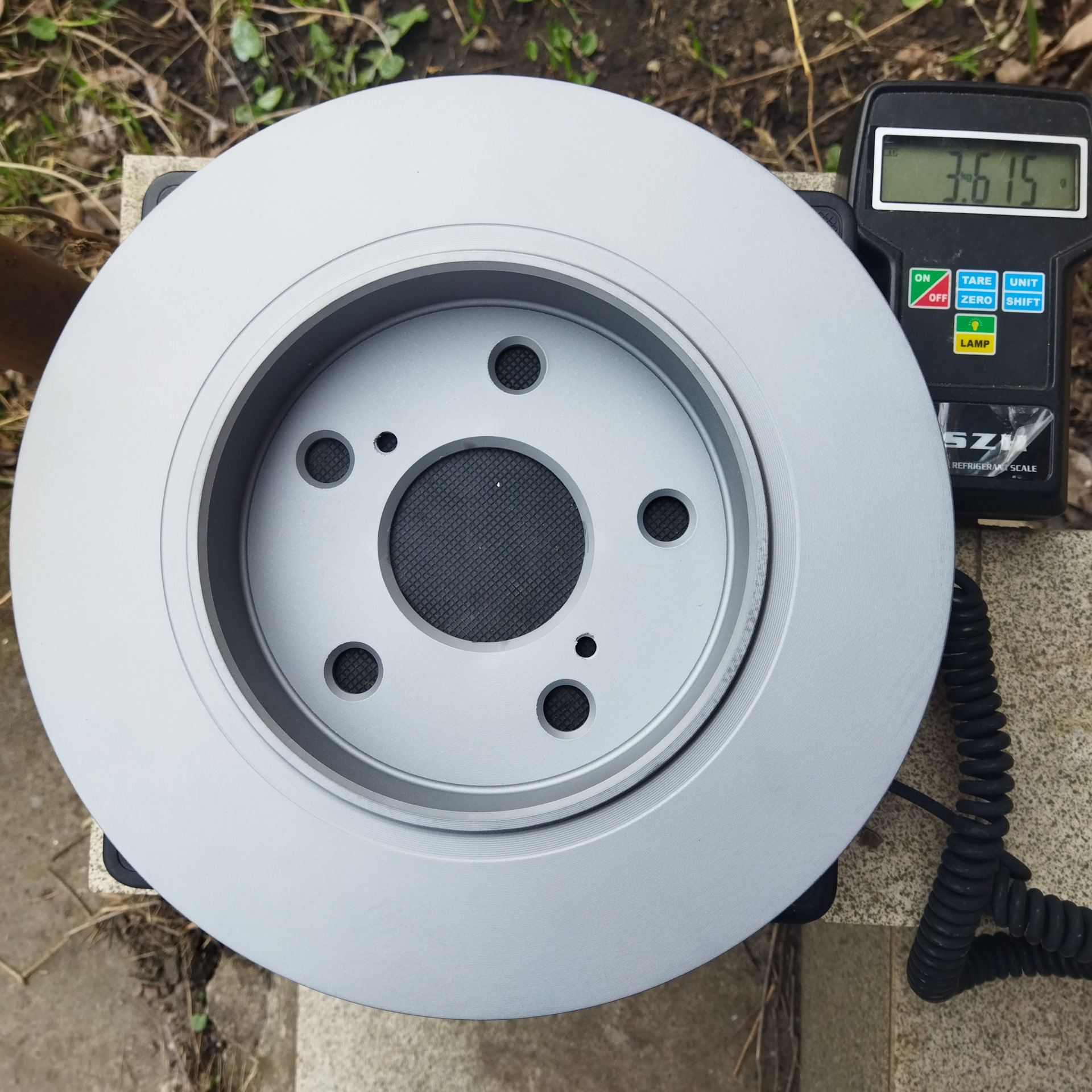 Заменил задние торм. диски и колодки — Toyota Auris (2G), 1,6 л, 2014 ...