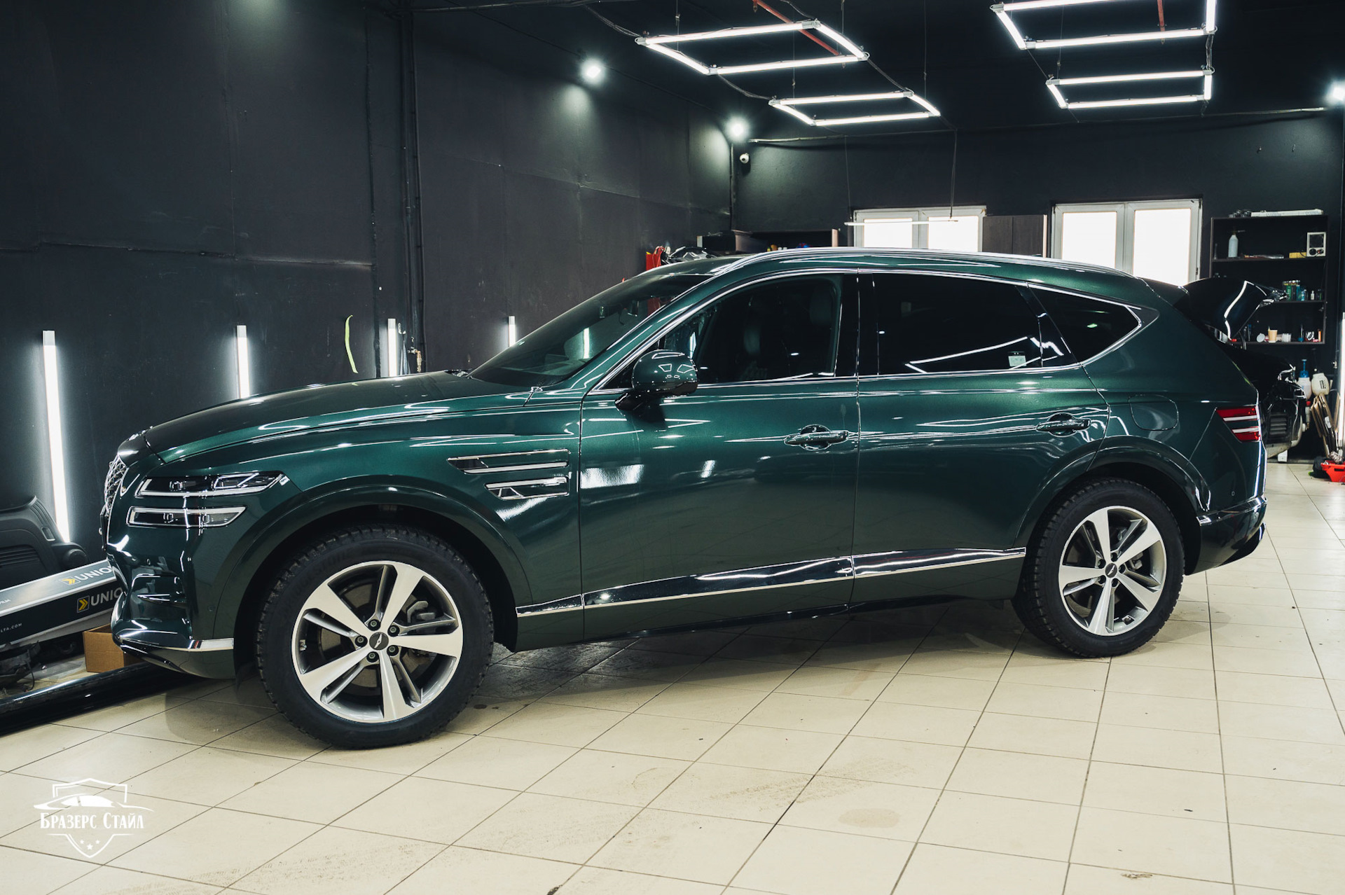 Бронирование Genesis GV80 матовой полиуретановой плёнкой Legend Matte ...