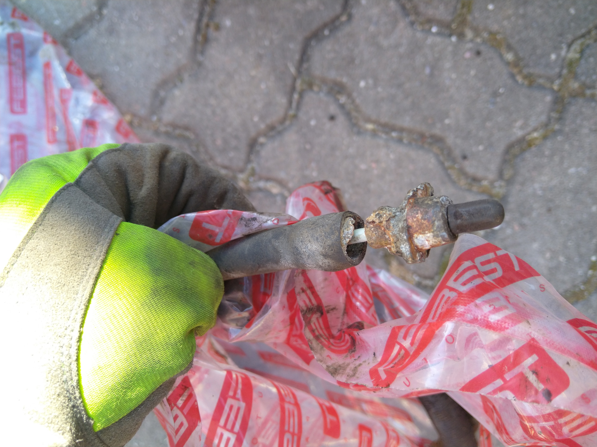 Toyota Land Cruiser 200 замена задней защиты тормозных дисков(щитков ...