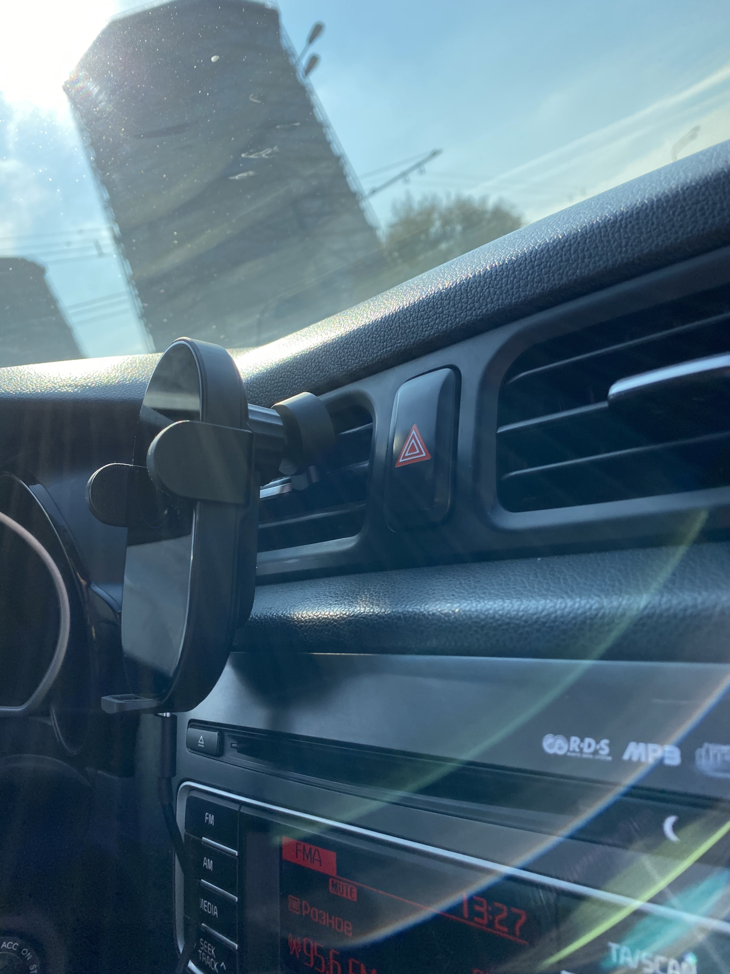 Беспроводная зарядка Xiaomi Wireless Car Charger (WCJ02ZM) 20W — KIA ...