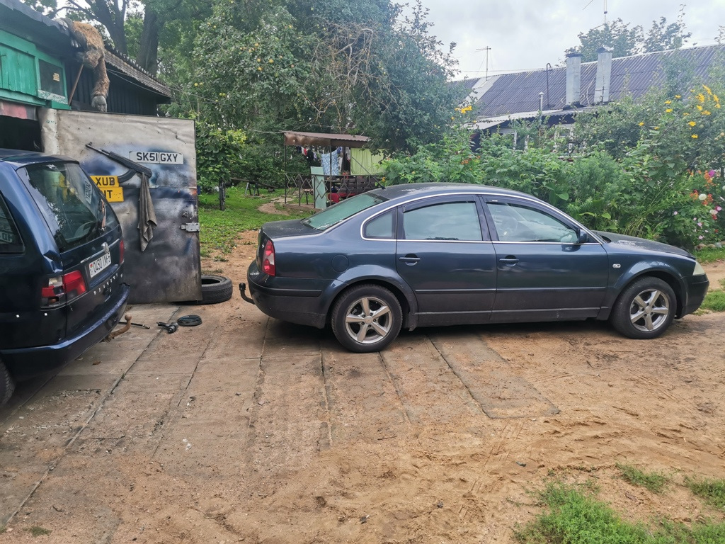 Замена задних тормозных колодок — Volkswagen Passat B5, 2 л, 2001 года | плановое ТО | DRIVE2