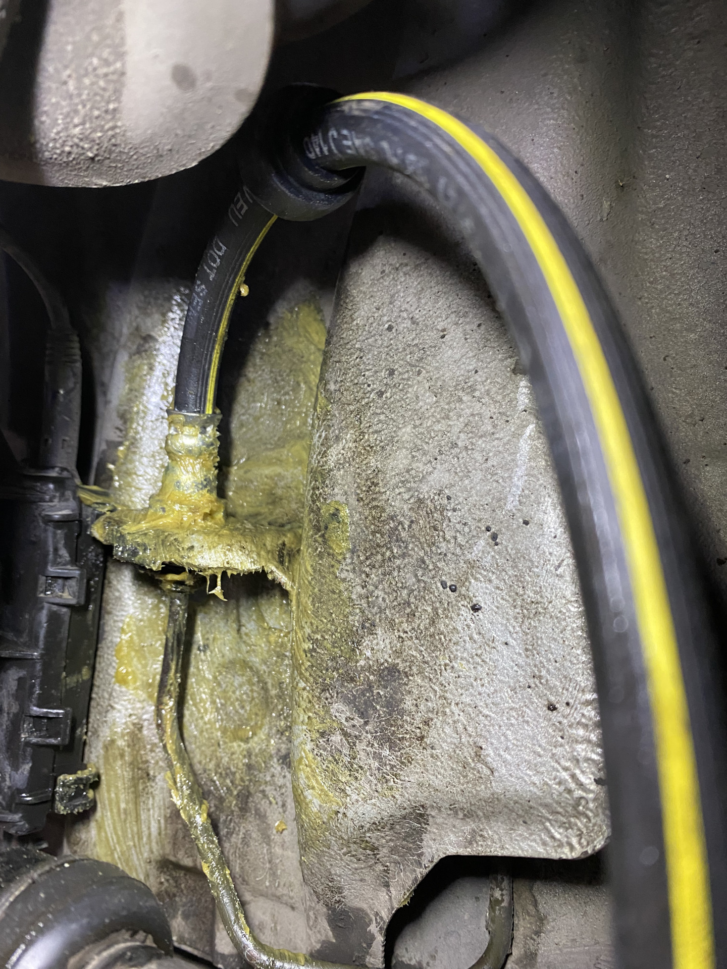 Передние тормоза и глушитель — BMW 5 series Touring (E39), 3 л, 1999 ...