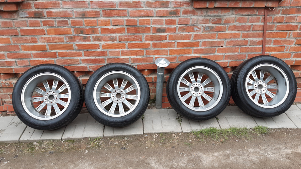 Шины летние Goodyear 225/55 R17, литые диски VAG 7Jx17 ET40 5x112 на ...