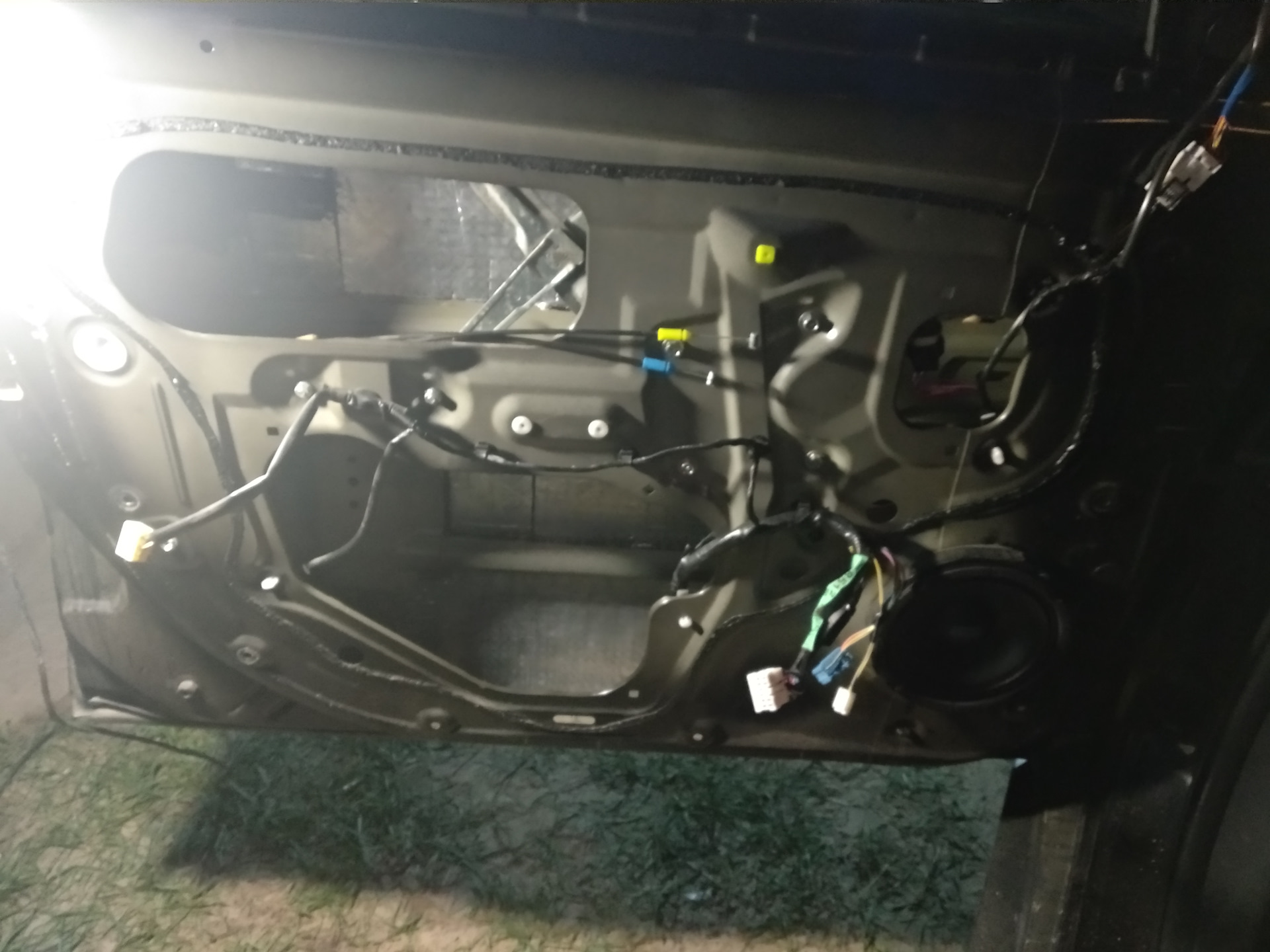 Обслуживание задних тормозов. — Ford Focus Hatchback III, 2 л, 2013 ...