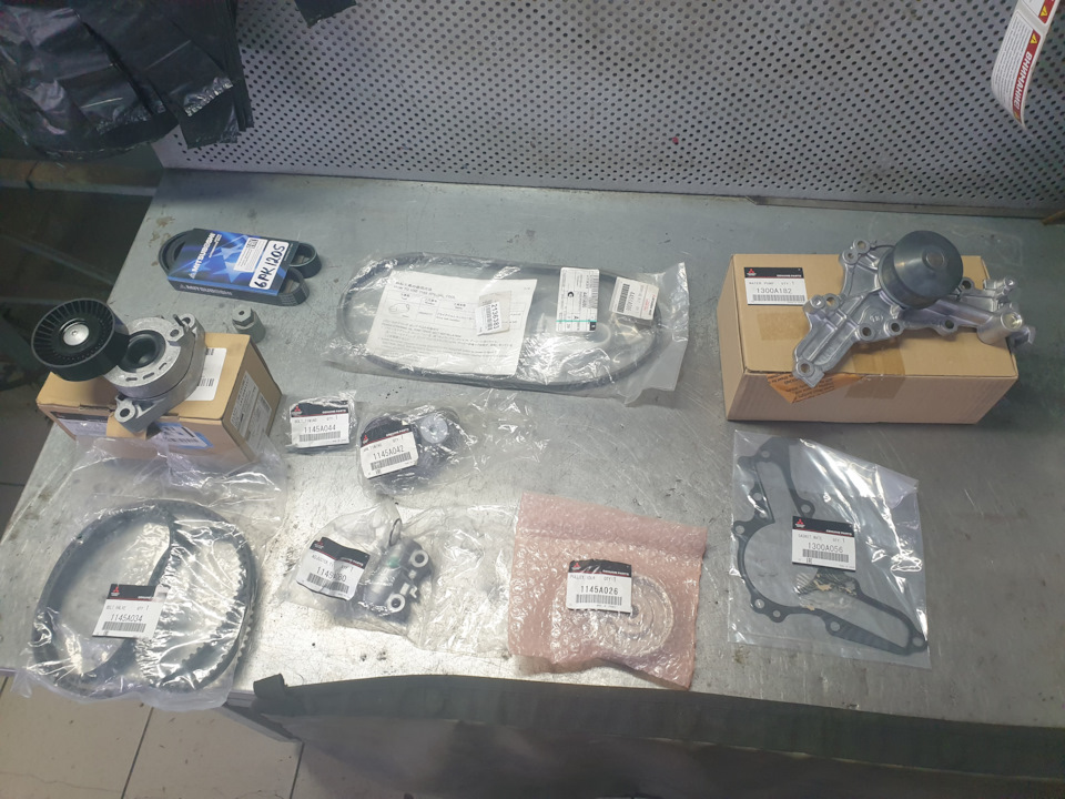 Плановая замена ремня ГРМ — Mitsubishi Outlander XL, 3 л, 2012 года ...