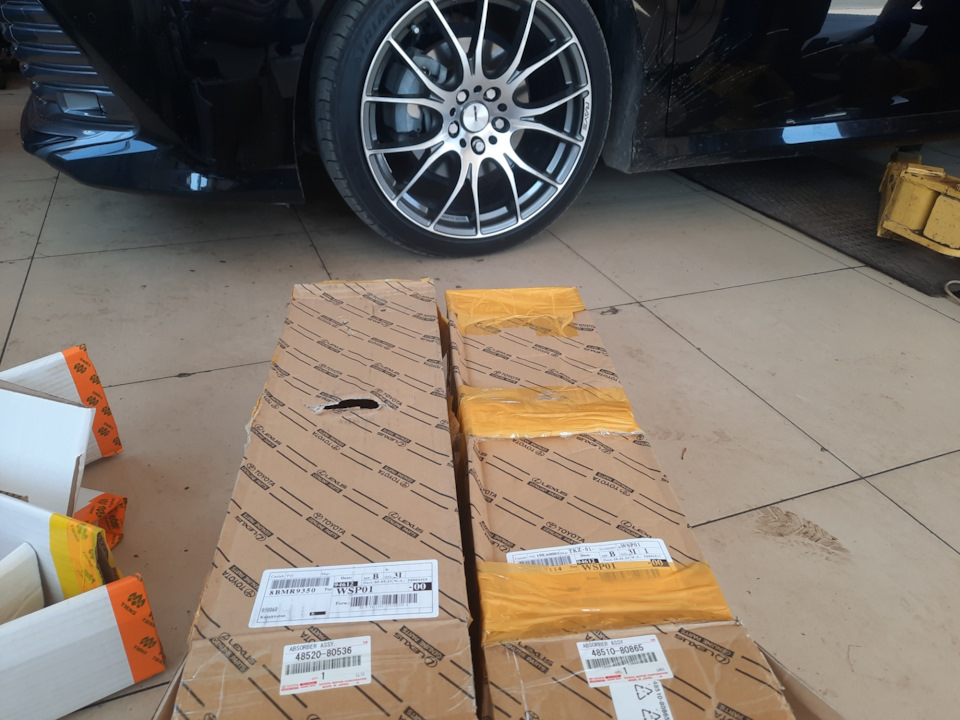 Замена амортизаторов, колодок — Toyota Camry (XV70), 3,5 л, 2018 года ...