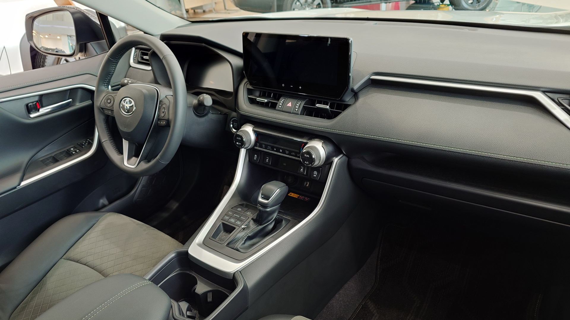 Toyota RAV4 (5G) 2.0 бензиновый 2024 | XA50 Китаец на DRIVE2