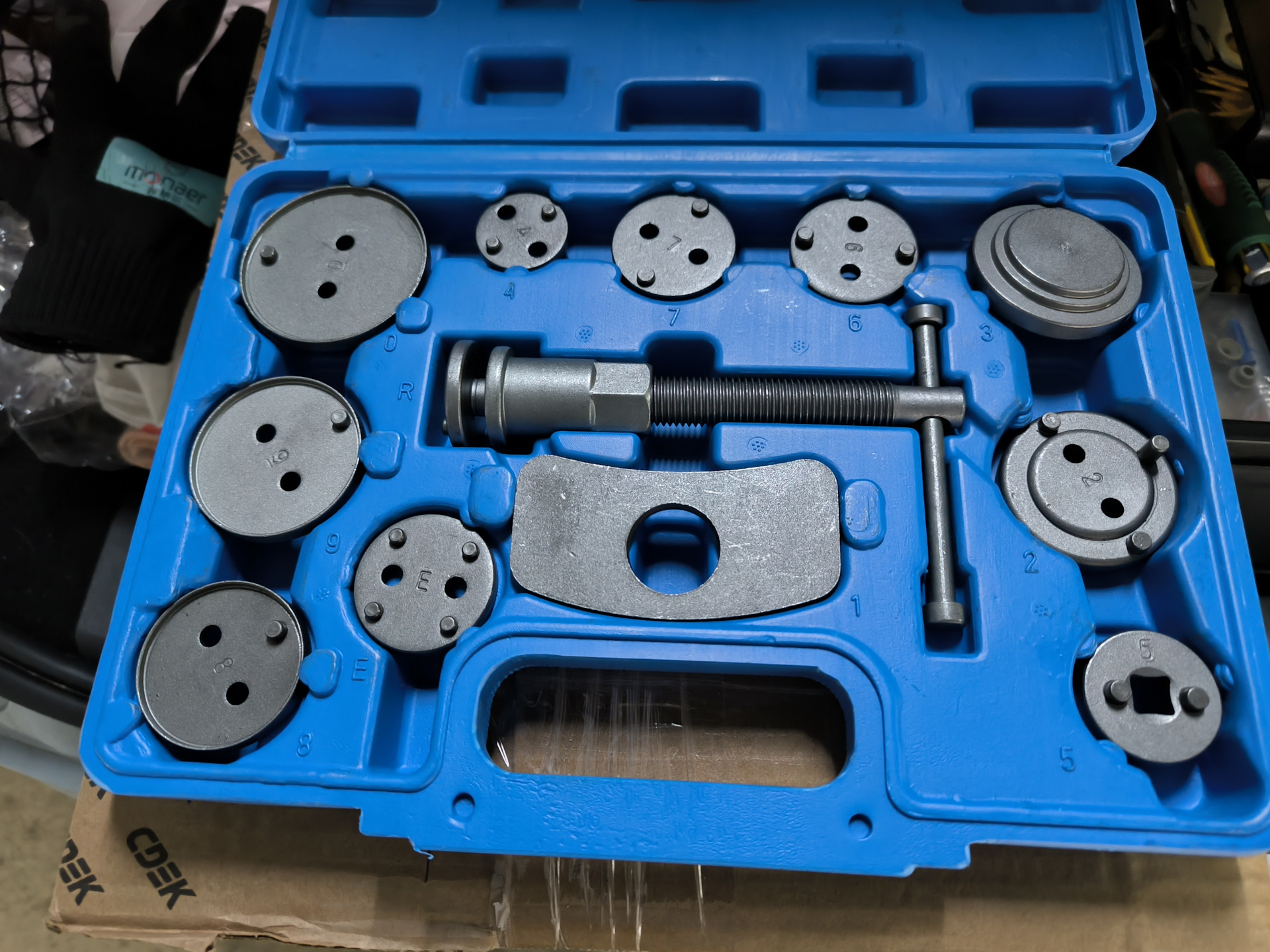 Tugella — задние тормозные диски и колодки Monaer — Geely Tugella, 2 л ...