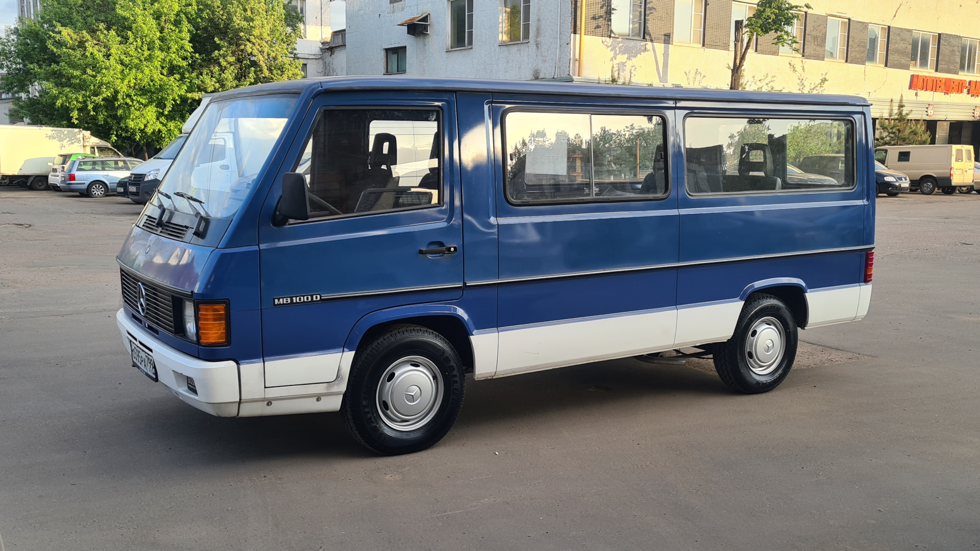 Mercedes-Benz MB100 2.4 дизельный 1990 | Винтажный автобус на DRIVE2