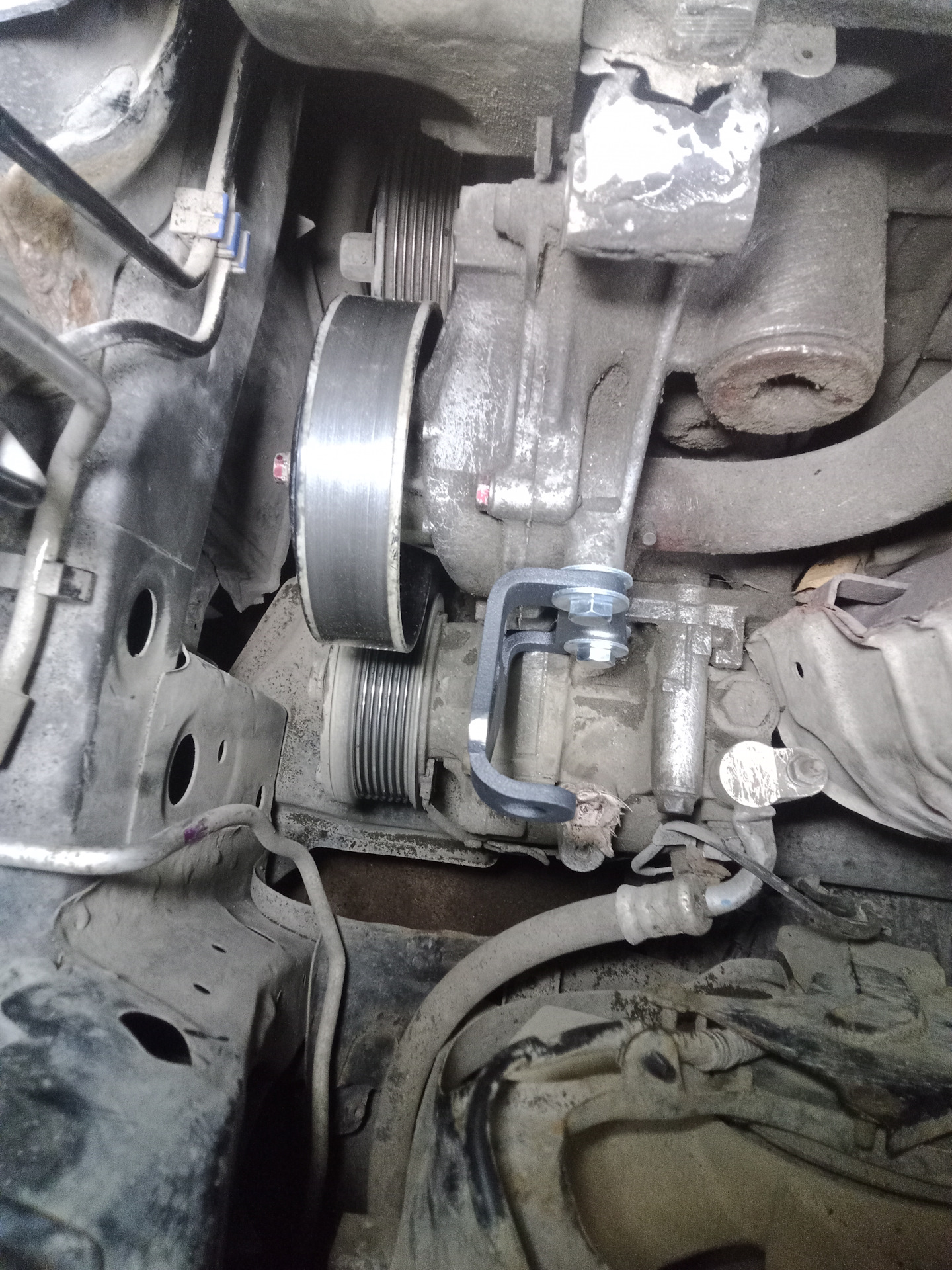 Втулка рулевой рейки и мех. натяжитель. — Honda Civic 4D (8G), 1,8 л ...