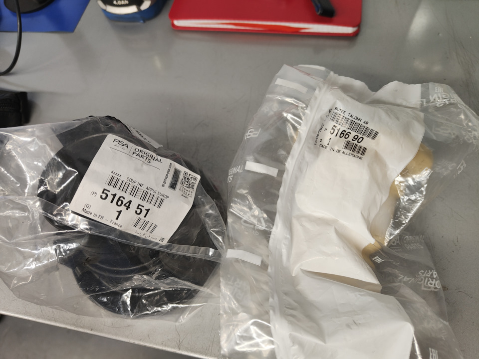 Замена отбойников задних пружин. — Peugeot 5008 (1G), 2 л, 2015 года ...