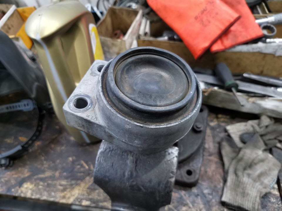 #116. Новые опоры ДВС и КПП. Замена сальника штока КПП — Ford Focus ...