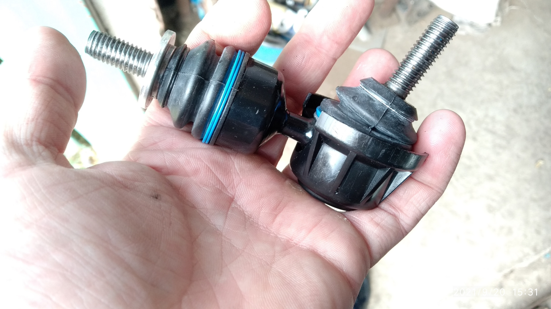 Замена стоек заднего стабилизатора — Ford Focus Hatchback II, 1,6 л ...