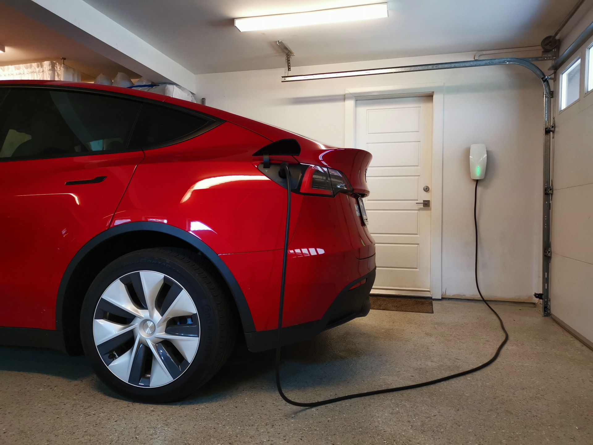 Зарядка Теслы дома: следующий уровень — Tesla Model Y, 2020 года ...