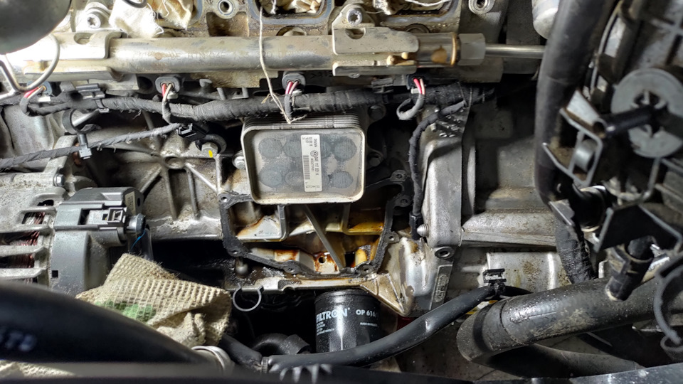 Замена уплотнительных колец масляного радиатора — Skoda Kodiaq (1G), 1 ...