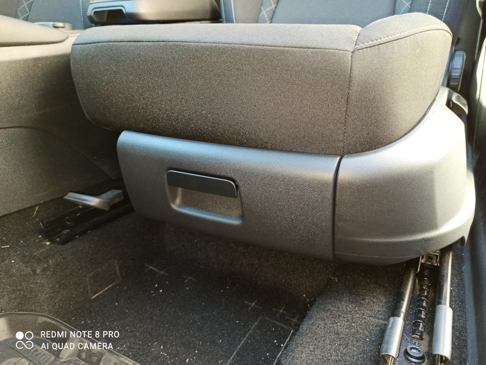 Установка ящиков под сиденья — Skoda Karoq, 1,4 л, 2021 года ...