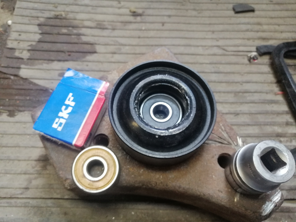 Натяжные ролики "колхоз" — Nissan Pathfinder (3G), 2,5 л, 2007 года ...