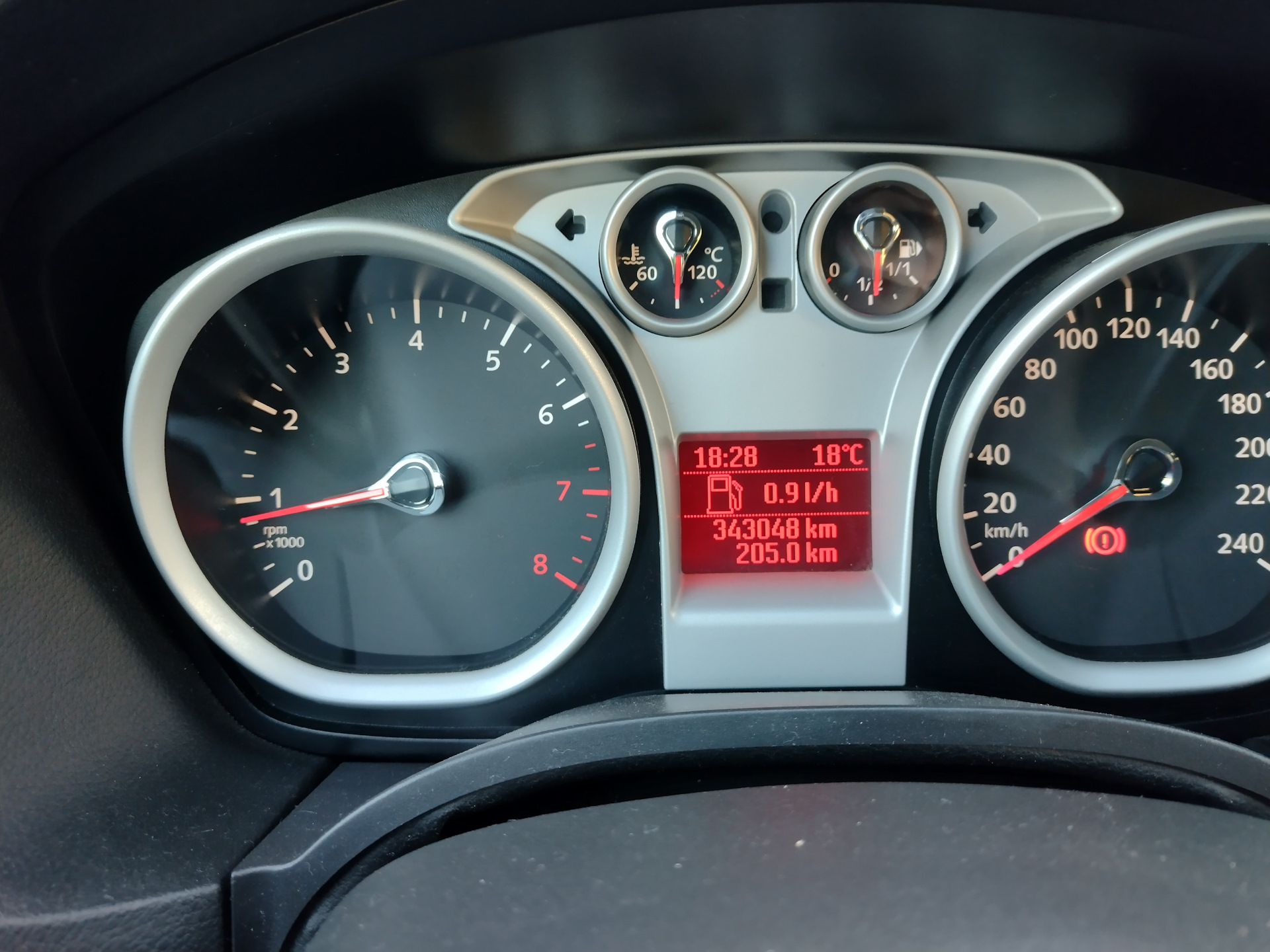 Замена масла в ДВС (343 000) — Ford Focus Sedan II, 1,6 л, 2011 года ...