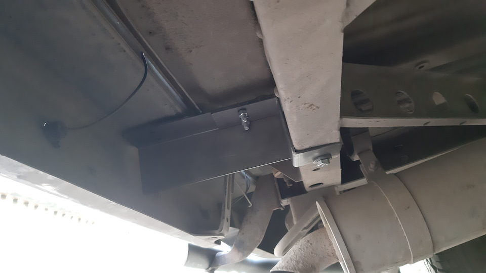 Клапан вентиляции топливного бака — Opel Insignia (1G), 1,6 л, 2010 ...