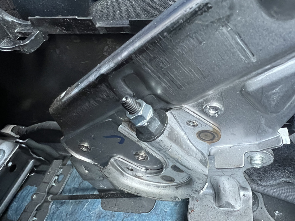 Замена ручника — Toyota Corolla (160), 1,3 л, 2014 года | аксессуары | DRIVE2