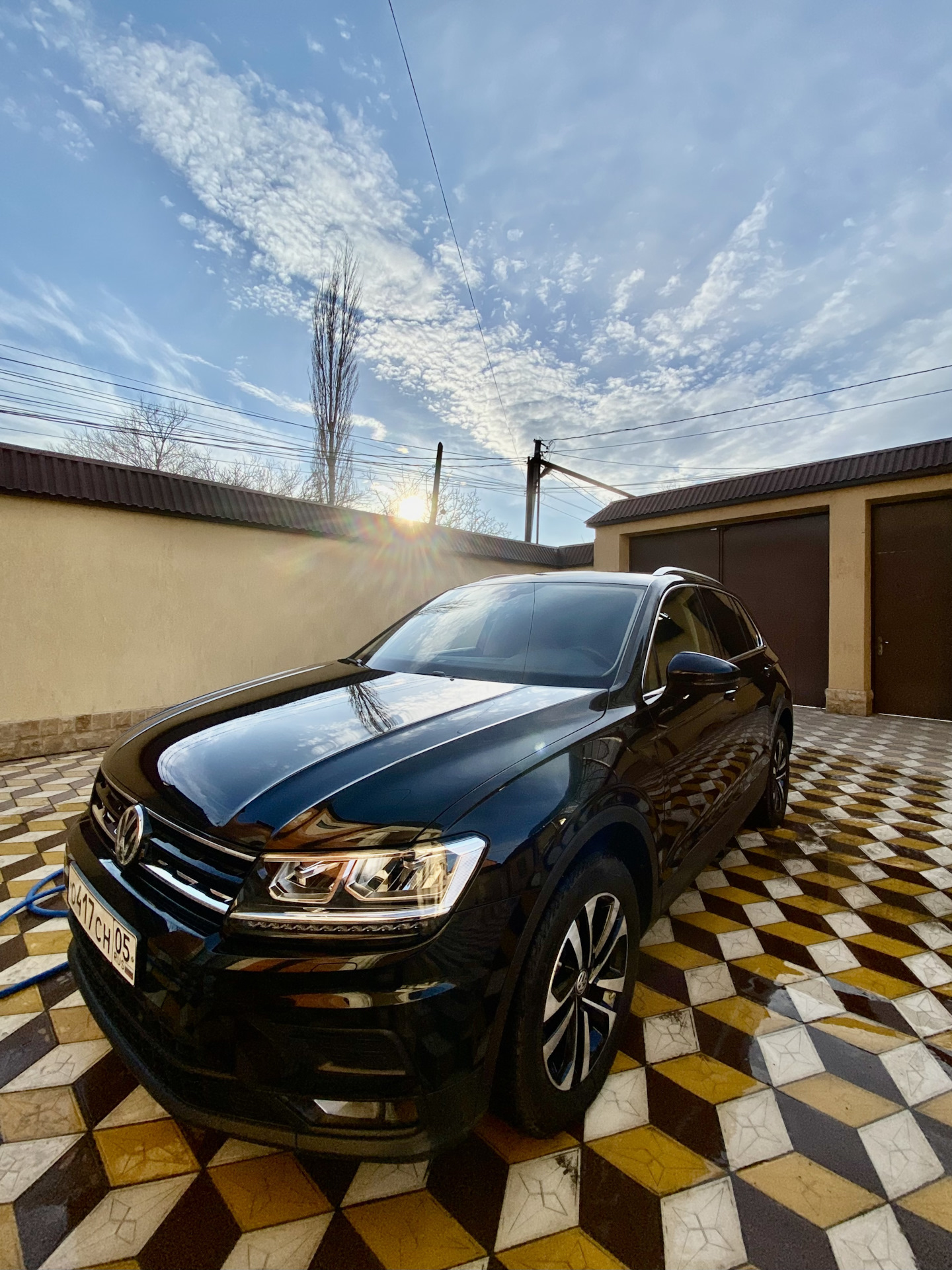 ГОРИТ ЗНАЧОК ДАВЛЕНИЯ В РЕЗИНЕ ТИГУАНА — Volkswagen Tiguan (2G), 2 л ...