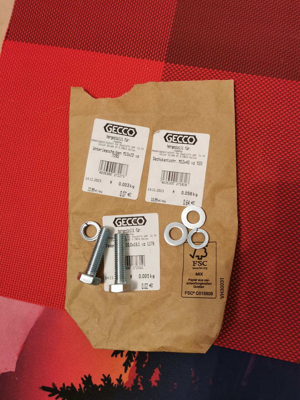 Установка оригинального скрытого фаркопа — Volvo V90 (2G), 2 л, 2016 ...