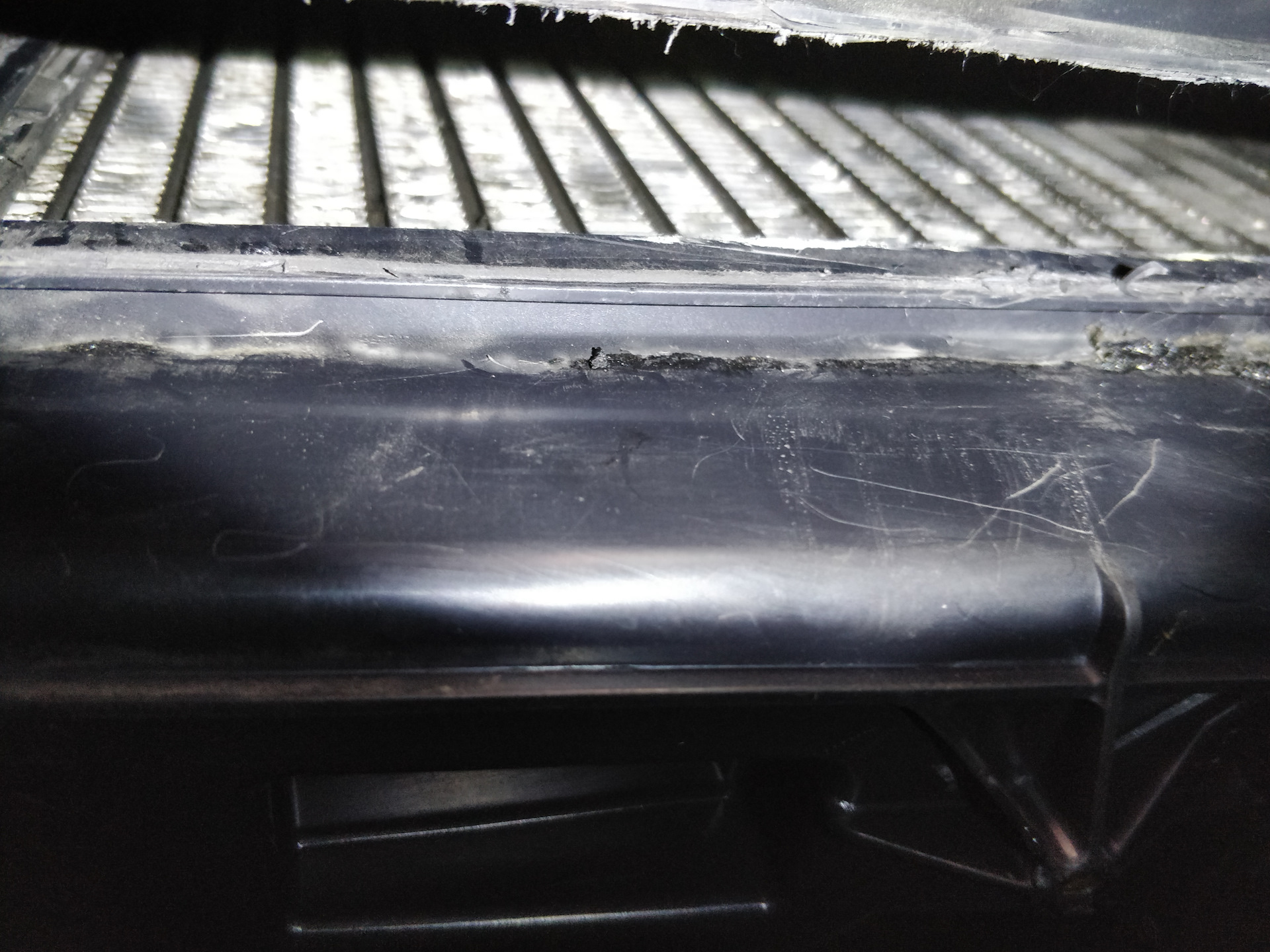 Установил оригинальную крышку салонного фильтра (GM 22759208) + смена ...